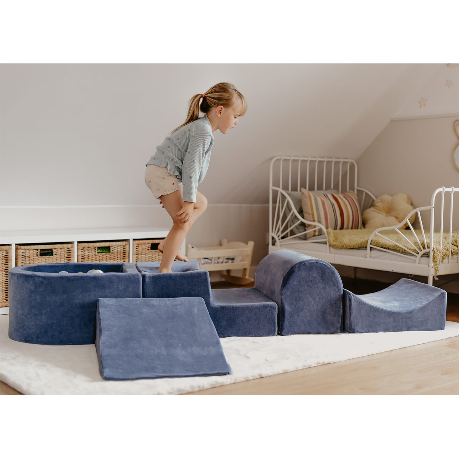 Žaidimų aikštelė iš 5 modulių su mažu kamuoliukų baseinu – Choose ...